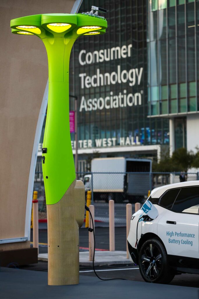 Smart Pole to light up the smart city of tomorrow | Valeo