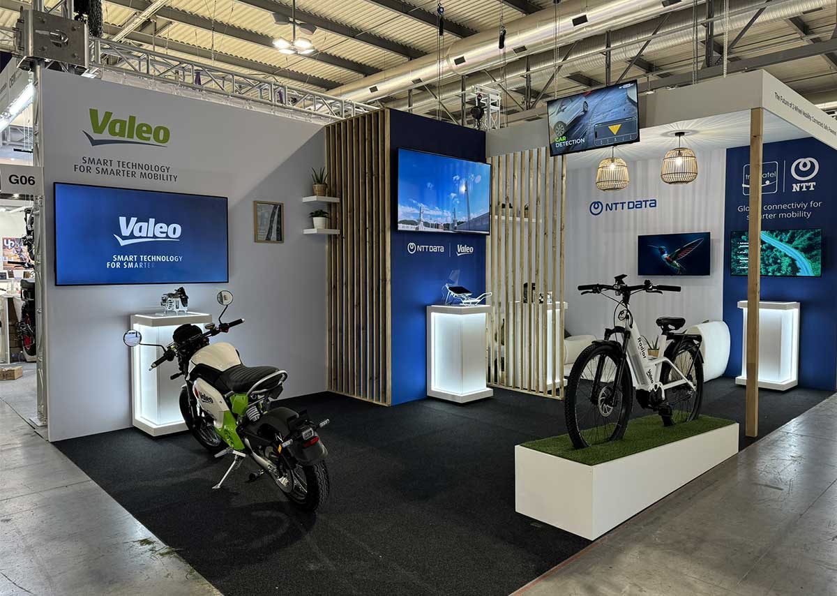 Valeo and NTT DATA unveil a brand new connected cluster at the EICMA ...